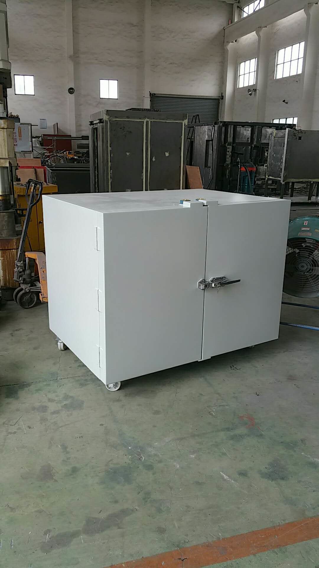 Made Of 10mm Thick Lead Sheet Custom Lead Boxes With 4 Casters On Bottom